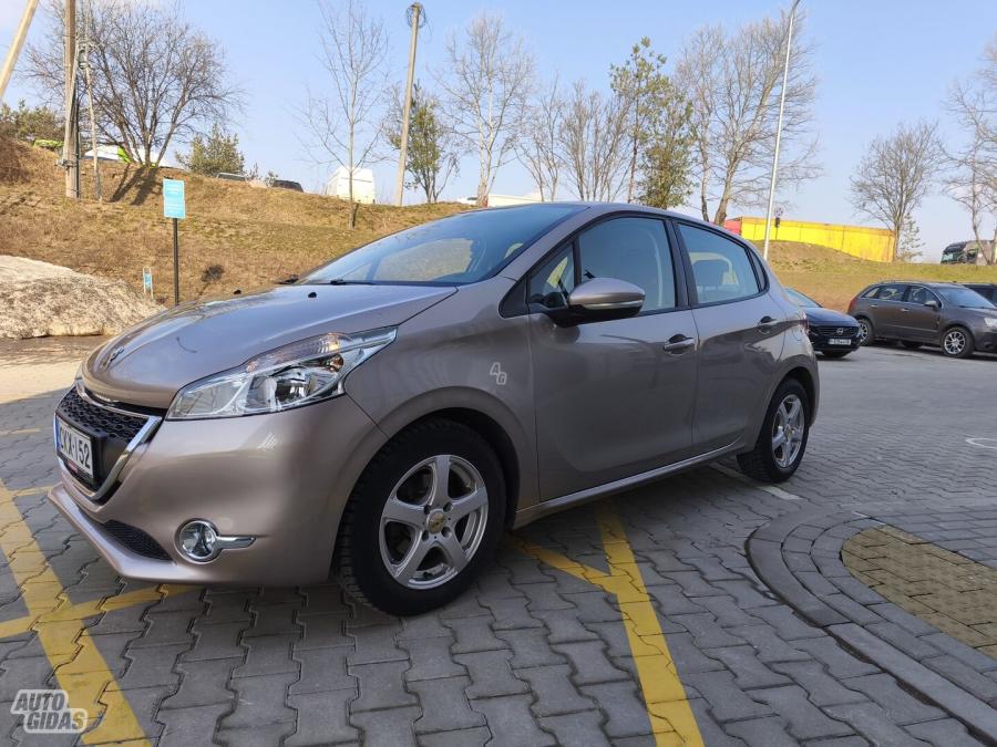 Peugeot 208 2012 Viļņa, ar dzinēja tilpumu 1.20 L un nobraukumu 170 tūkst. km par 3450 €, foto 3 vietnē AUTOMOTO.COM.LV