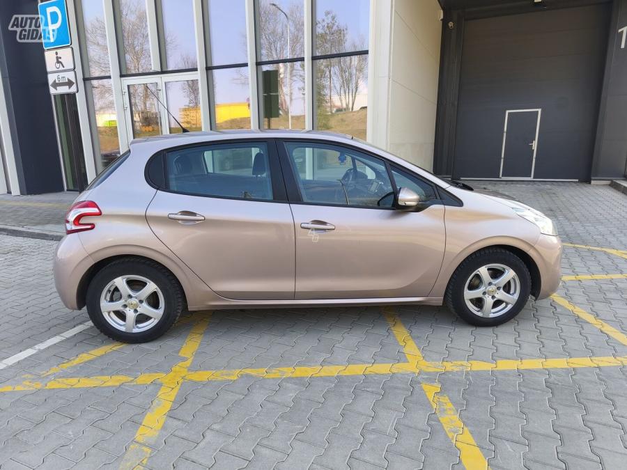Peugeot 208 2012 Viļņa, ar dzinēja tilpumu 1.20 L un nobraukumu 170 tūkst. km par 3450 €, foto 6 vietnē AUTOMOTO.COM.LV