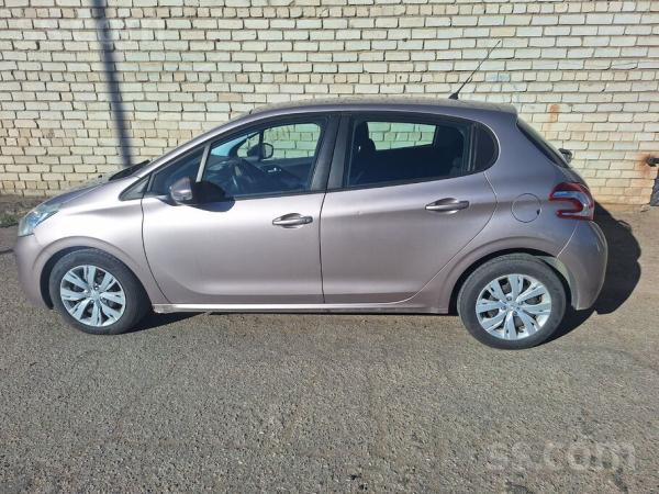Peugeot 208 2012 Valka, ar dzinēja tilpumu 1.20 L un nobraukumu 164 tūkst. km par 3200 €, foto 5 vietnē AUTOMOTO.COM.LV
