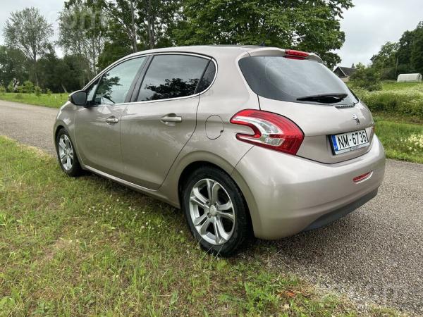 Peugeot 208 2012 in Rezekne, with an engine capacity of 1.60 L and mileage of 277 thousand km for 3550 €, photo 2 on AUTOMOTO.COM.LV