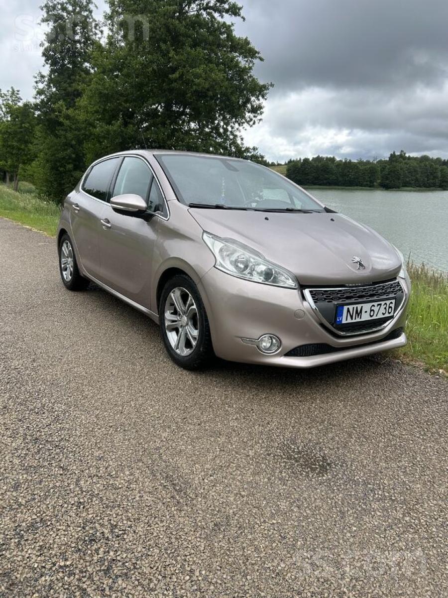 Peugeot 208 2012 in Rezekne, with an engine capacity of 1.60 L and mileage of 277 thousand km for 3550 €, photo 4 on AUTOMOTO.COM.LV