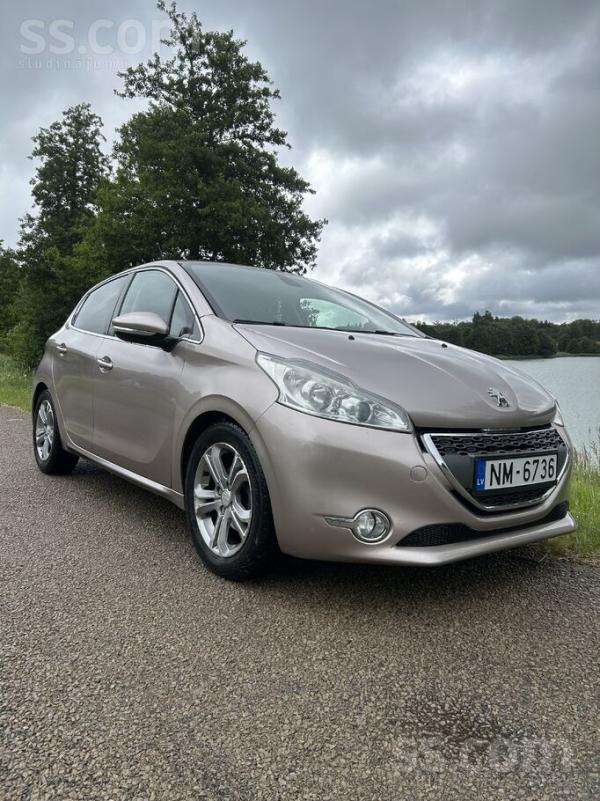 Peugeot 208 2012 in Rezekne, with an engine capacity of 1.60 L and mileage of 277 thousand km for 3550 €, photo 5 on AUTOMOTO.COM.LV