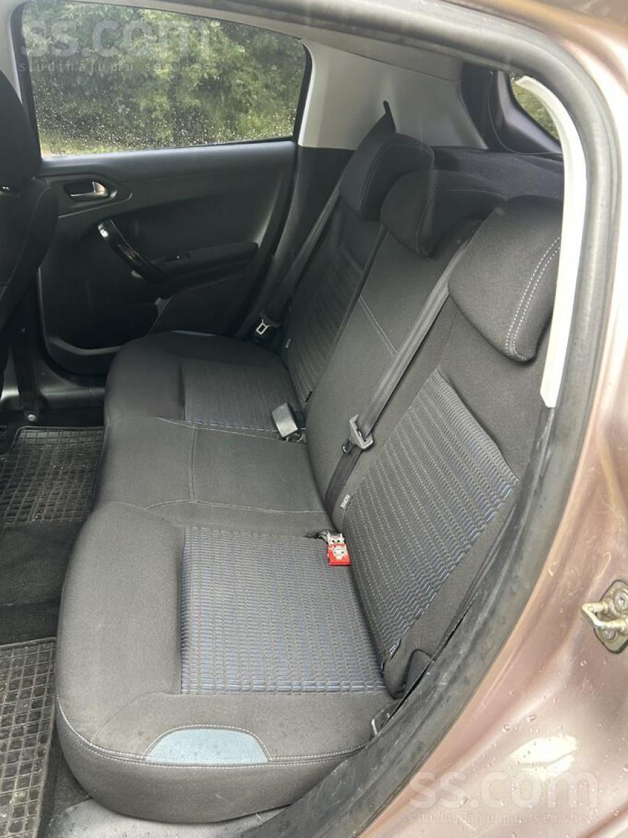 Peugeot 208 2012 in Rezekne, with an engine capacity of 1.60 L and mileage of 277 thousand km for 3550 €, photo 14 on AUTOMOTO.COM.LV