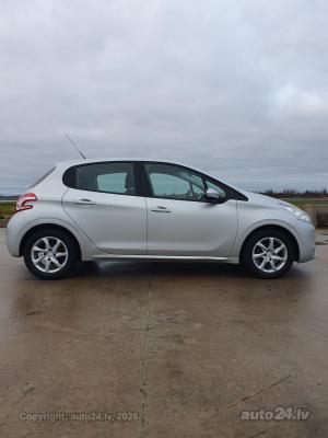 Peugeot 208 2013 Kuresāre, ar dzinēja tilpumu 1.20 L un nobraukumu 214 tūkst. km par 3790 €, foto 7 vietnē AUTOMOTO.COM.LV