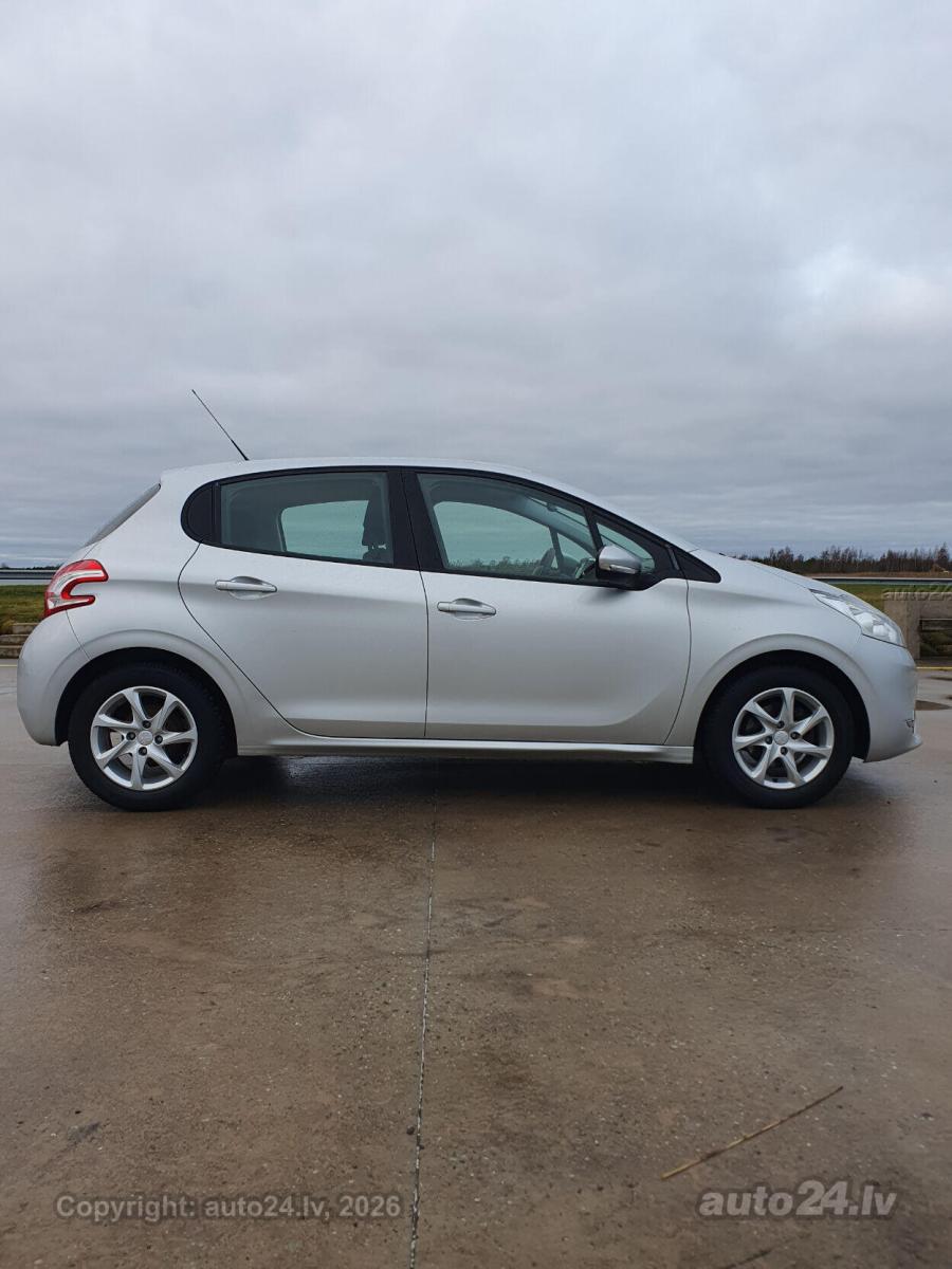 Peugeot 208 2013 Kuresāre, ar dzinēja tilpumu 1.20 L un nobraukumu 214 tūkst. km par 3790 €, foto 7 vietnē AUTOMOTO.COM.LV