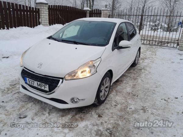 Peugeot 208 2013 in Maardu, with an engine capacity of 1.20 L and mileage of 201 thousand km for 3500 €, photo 3 on AUTOMOTO.COM.LV
