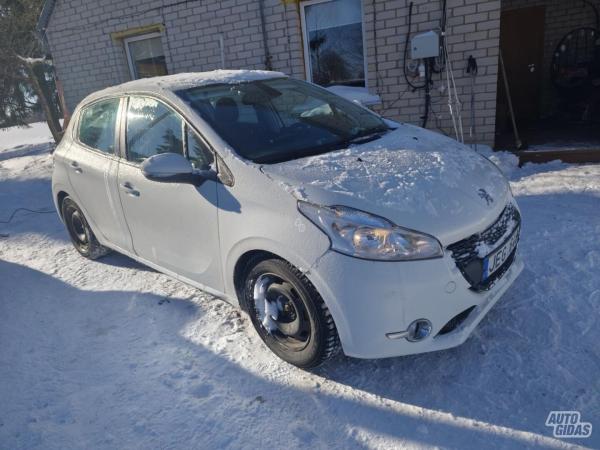 Peugeot 208 2013 in Vilnius, with an engine capacity of 1.60 L and mileage of 277 thousand km for 2500 €, photo 2 on AUTOMOTO.COM.LV