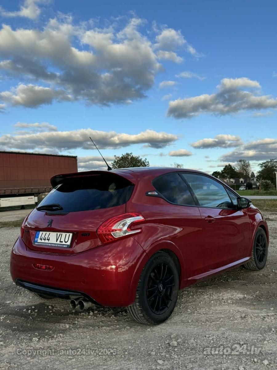 Peugeot 208 2014 in Rapla, with an engine capacity of 1.60 L and mileage of 201 thousand km for 7000 €, photo 3 on AUTOMOTO.COM.LV