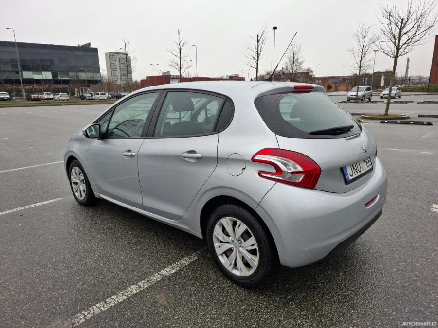Peugeot 208 2014 Klaipėda, ar dzinēja tilpumu 1.56 L un nobraukumu 194 tūkst. km par 4100 €, foto 5 vietnē AUTOMOTO.COM.LV