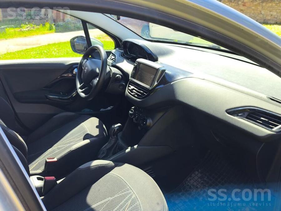 Peugeot 208 2014 Cēsis, ar dzinēja tilpumu 1.40 L un nobraukumu 206 tūkst. km par 3290 €, foto 8 vietnē AUTOMOTO.COM.LV