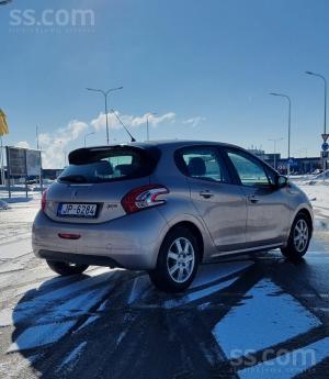 Peugeot 208 2014 in Riga, with an engine capacity of 1.20 L and mileage of 103 thousand km for 4950 €, photo 4 on AUTOMOTO.COM.LV