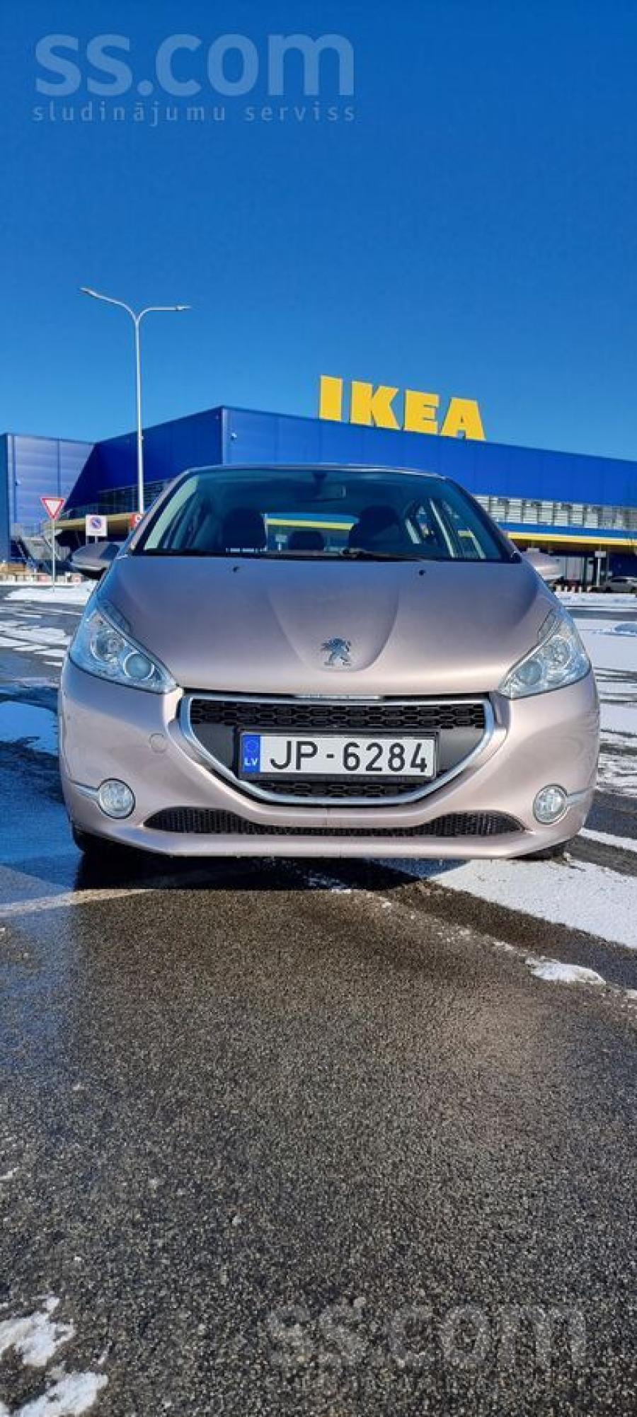 Peugeot 208 2014 in Riga, with an engine capacity of 1.20 L and mileage of 103 thousand km for 4950 €, photo 5 on AUTOMOTO.COM.LV