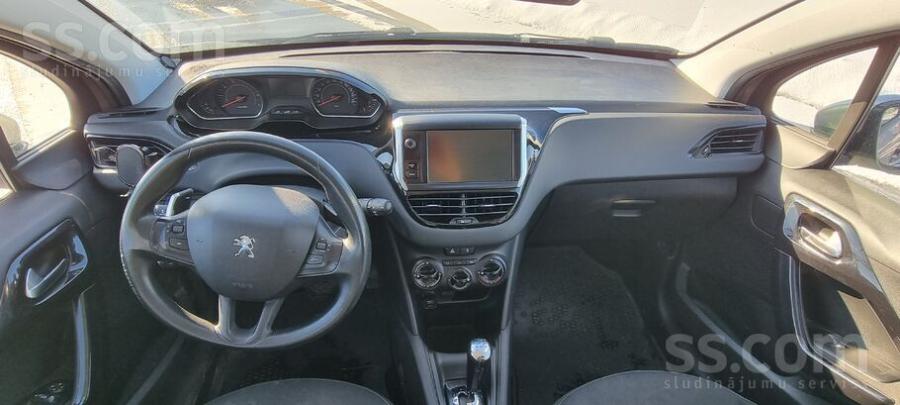 Peugeot 208 2014 in Riga, with an engine capacity of 1.20 L and mileage of 103 thousand km for 4950 €, photo 6 on AUTOMOTO.COM.LV