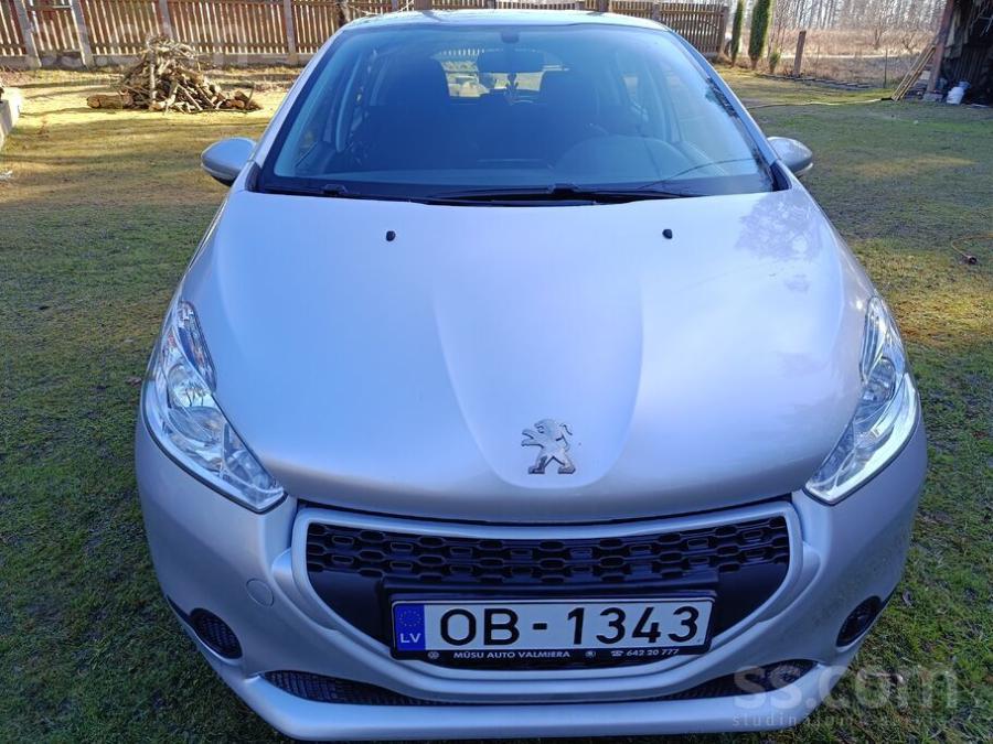 Peugeot 208 2014 in Valmiera, with an engine capacity of 1.00 L and mileage of 109 thousand km for 3100 €, photo 4 on AUTOMOTO.COM.LV