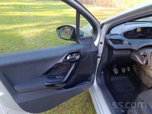 Peugeot 208 2014 in Valmiera, with an engine capacity of 1.00 L and mileage of 109 thousand km for 3100 €, photo 7 on AUTOMOTO.COM.LV