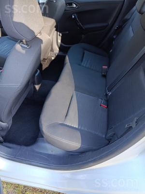 Peugeot 208 2014 in Valmiera, with an engine capacity of 1.00 L and mileage of 109 thousand km for 3100 €, photo 8 on AUTOMOTO.COM.LV