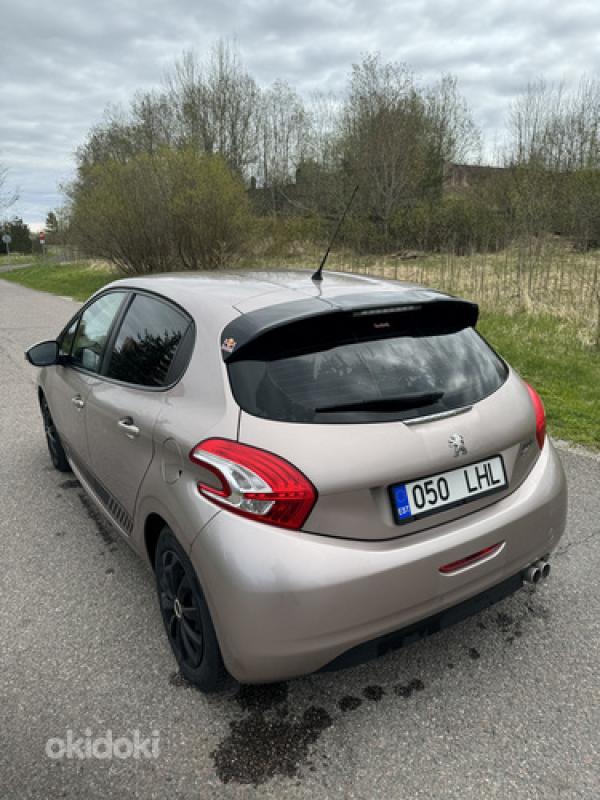Peugeot 208 2014 Sillamē, ar dzinēja tilpumu 1.20 L un nobraukumu 168 tūkst. km par 3500 €, foto 2 vietnē AUTOMOTO.COM.LV