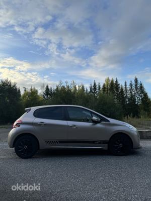 Peugeot 208 2014 Sillamē, ar dzinēja tilpumu 1.20 L un nobraukumu 168 tūkst. km par 3500 €, foto 5 vietnē AUTOMOTO.COM.LV