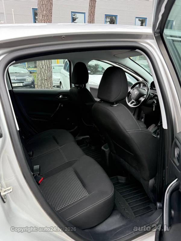 Peugeot 208 2015 Tallina, ar dzinēja tilpumu 1.20 L un nobraukumu 61 tūkst. km par 5000 €, foto 3 vietnē AUTOMOTO.COM.LV