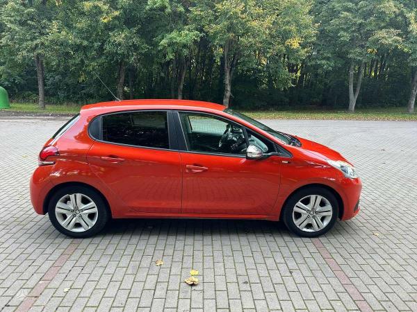 Peugeot 208 2016 Tauragė, ar dzinēja tilpumu 1.20 L un nobraukumu 119 tūkst. km par 3950 €, foto 5 vietnē AUTOMOTO.COM.LV