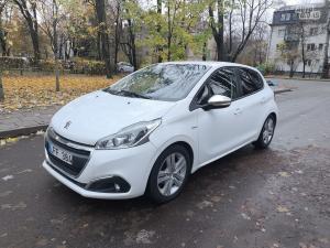 Peugeot 208 2017 Viļņa, ar dzinēja tilpumu 1.20 L un nobraukumu 121 tūkst. km par 2650 €, foto  vietnē AUTOMOTO.COM.LV