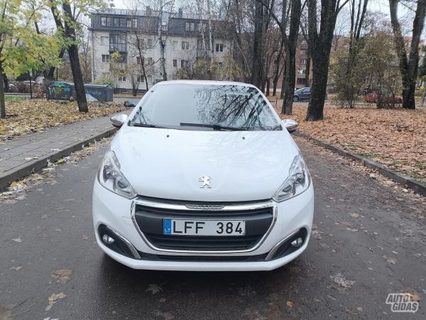 Peugeot 208 2017 in Vilnius, with an engine capacity of 1.20 L and mileage of 121 thousand km for 2600 €, photo 2 on AUTOMOTO.COM.LV