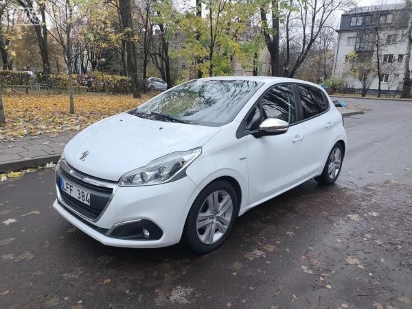 Peugeot 208 2017 in Vilnius, with an engine capacity of 1.20 L and mileage of 121 thousand km for 2600 €, photo 3 on AUTOMOTO.COM.LV