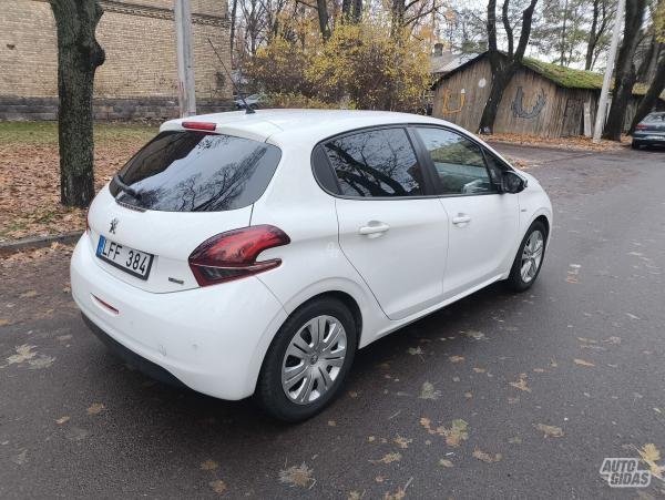 Peugeot 208 2017 in Vilnius, with an engine capacity of 1.20 L and mileage of 121 thousand km for 2600 €, photo 5 on AUTOMOTO.COM.LV