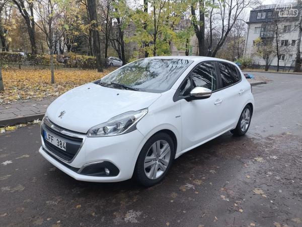 Peugeot 208 2017 in Vilnius, with an engine capacity of 1.20 L and mileage of 121 thousand km for 2590 €, photo 1 on AUTOMOTO.COM.LV