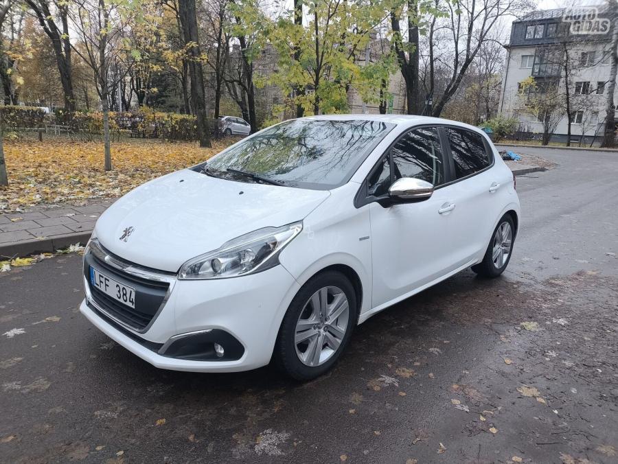 Peugeot 208 2017 in Vilnius, with an engine capacity of 1.20 L and mileage of 121 thousand km for 2590 €, photo 1 on AUTOMOTO.COM.LV