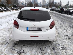 Peugeot 208 2017 in Vilnius, with an engine capacity of 1.20 L and mileage of 120 thousand km for 2850 €, photo 6 on AUTOMOTO.COM.LV