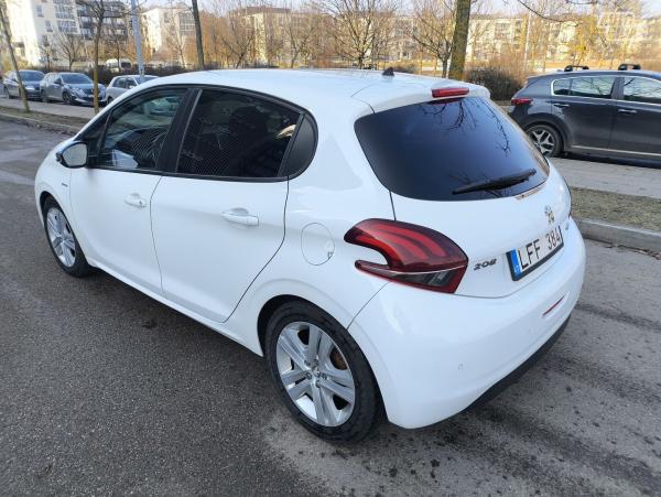 Peugeot 208 2017 Viļņa, ar dzinēja tilpumu 1.20 L un nobraukumu 120 tūkst. km par 2700 €, foto 6 vietnē AUTOMOTO.COM.LV