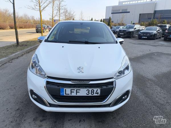 Peugeot 208 2017 in Vilnius, with an engine capacity of 1.20 L and mileage of 120 thousand km for 2700 €, photo 2 on AUTOMOTO.COM.LV
