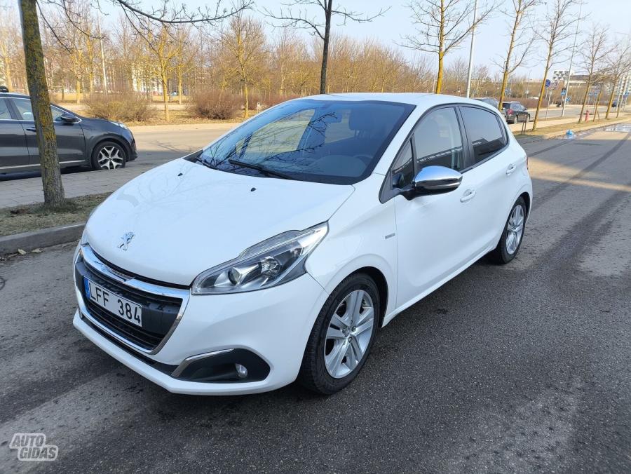 Peugeot 208 2017 Viļņa, ar dzinēja tilpumu 1.20 L un nobraukumu 120 tūkst. km par 2700 €, foto 1 vietnē AUTOMOTO.COM.LV