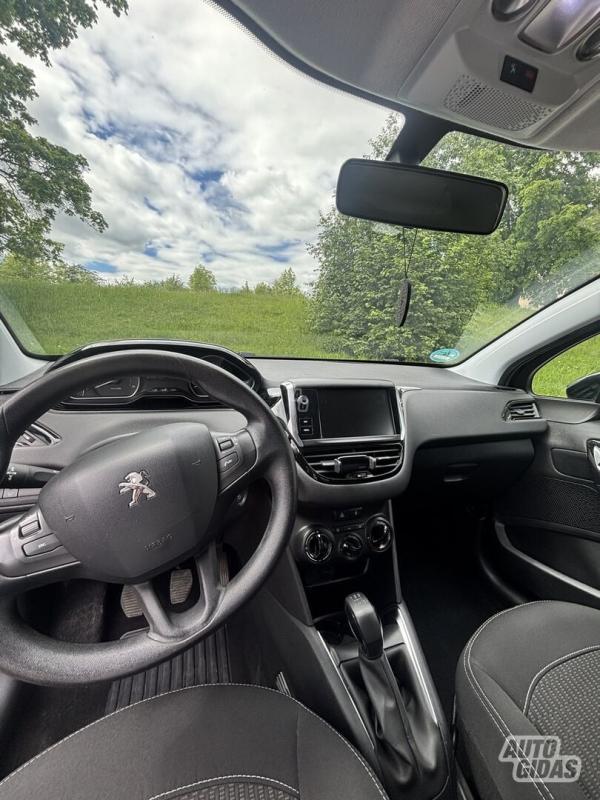 Peugeot 208 2017 in Kaunas, with an engine capacity of 1.60 L and mileage of 215 thousand km for 5200 €, photo 5 on AUTOMOTO.COM.LV