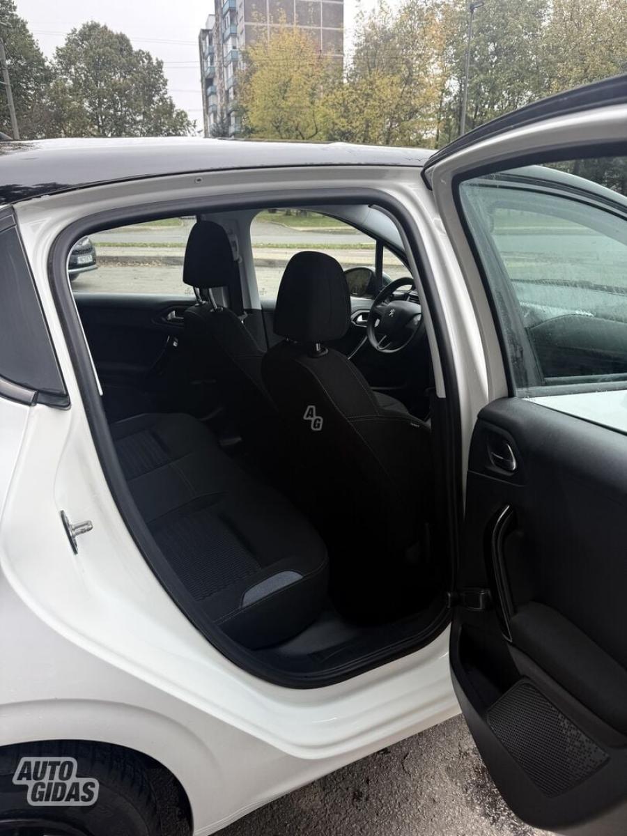 Peugeot 208 2017 in Kaunas, with an engine capacity of 1.60 L and mileage of 105 thousand km for 4500 €, photo 12 on AUTOMOTO.COM.LV