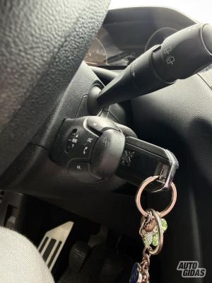 Peugeot 208 2017 in Kaunas, with an engine capacity of 1.60 L and mileage of 105 thousand km for 4500 €, photo 19 on AUTOMOTO.COM.LV