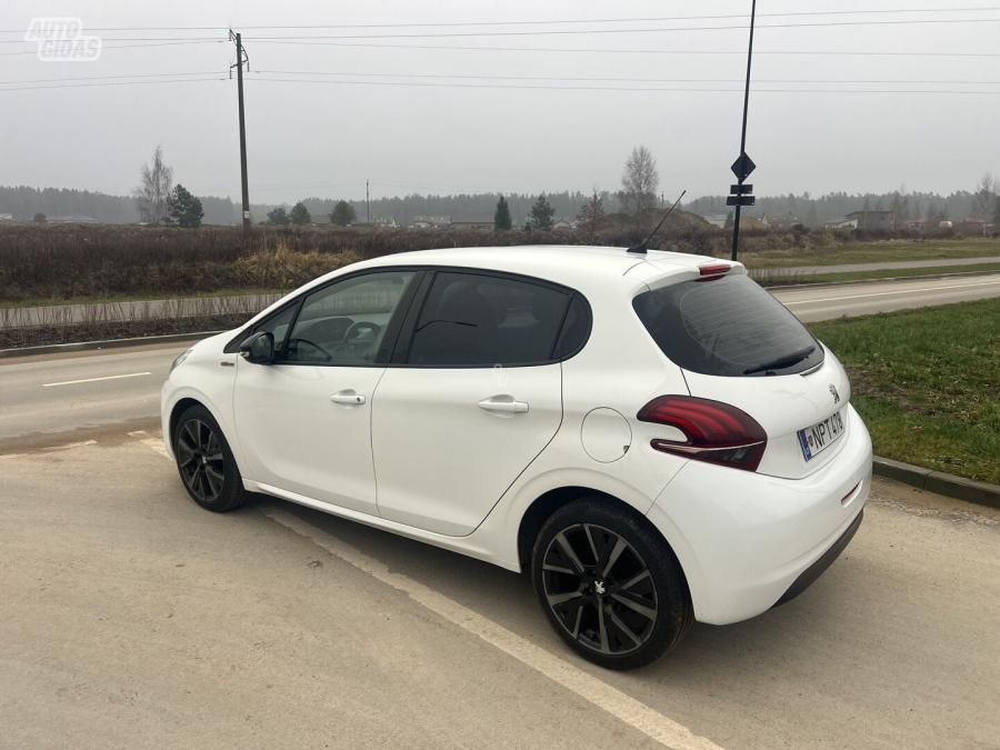 Peugeot 208 2020 in Taurage, with an engine capacity of 1.50 L and mileage of 172 thousand km for 6400 €, photo 4 on AUTOMOTO.COM.LV