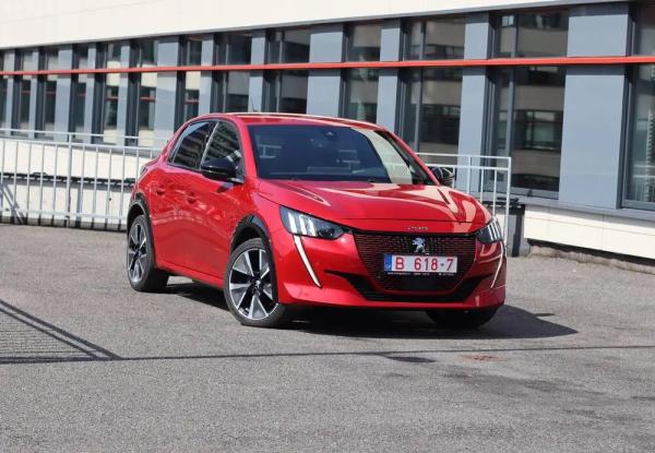 Peugeot 208 2021 in Riga, with an engine capacity of 0.00 L and mileage of 22 thousand km for 17280 €, photo 1 on AUTOMOTO.COM.LV