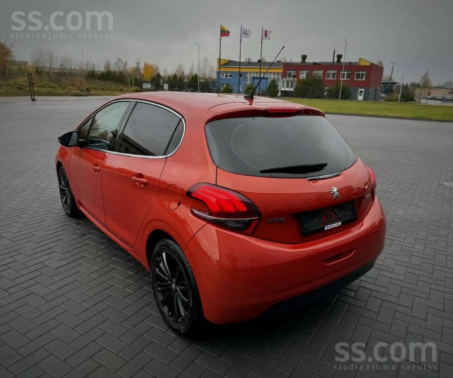 Oranžs Peugeot 208 2015 Telšiai, ar dzinēja tilpumu 1.60 L un nobraukumu 139 tūkst. km par 4799 €, foto 3 vietnē AUTOMOTO.COM.LV
