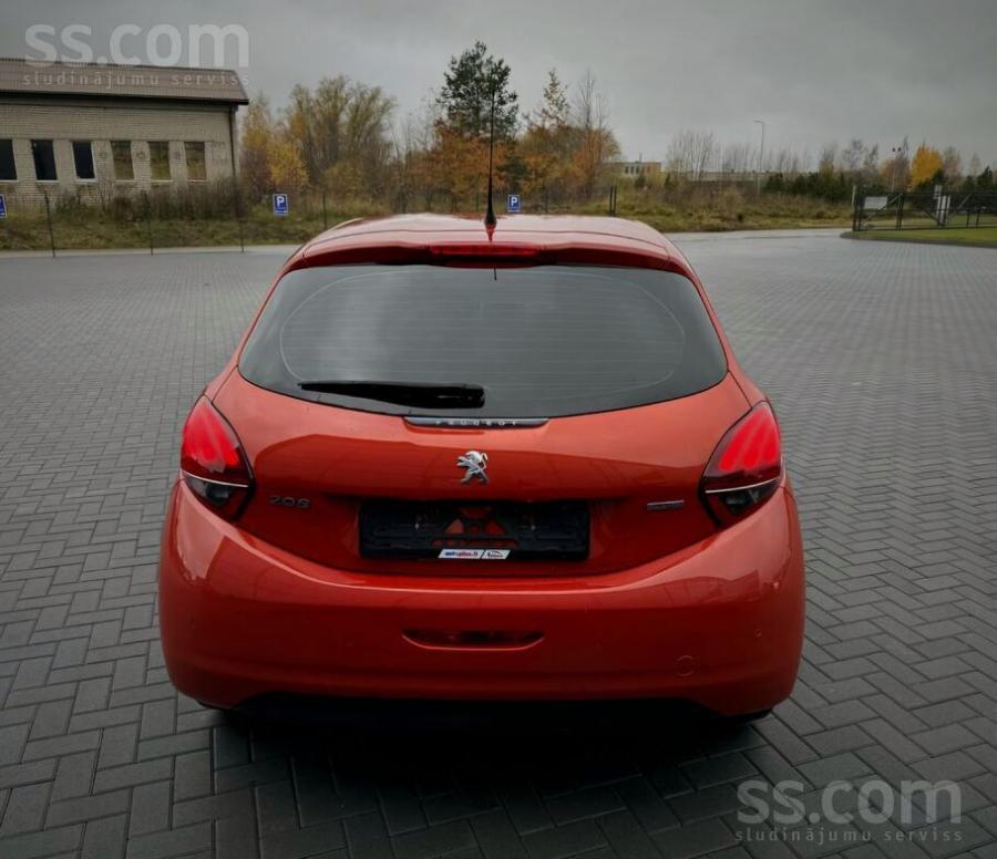 Oranžs Peugeot 208 2015 Telšiai, ar dzinēja tilpumu 1.60 L un nobraukumu 139 tūkst. km par 4799 €, foto 4 vietnē AUTOMOTO.COM.LV