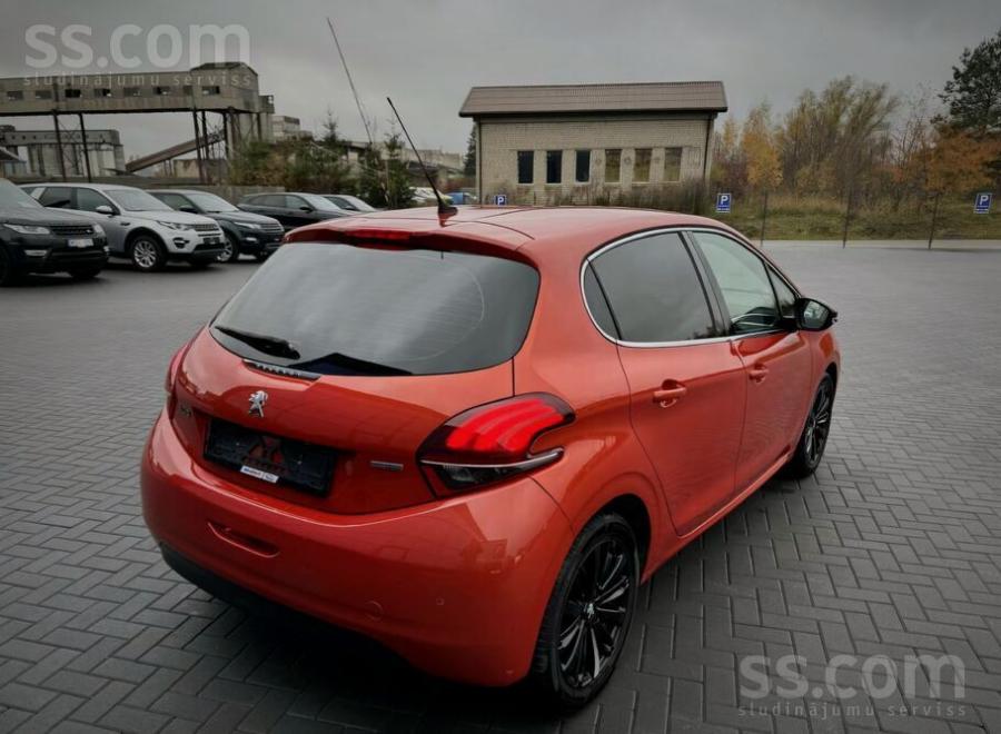 Oranžs Peugeot 208 2015 Telšiai, ar dzinēja tilpumu 1.60 L un nobraukumu 139 tūkst. km par 4799 €, foto 5 vietnē AUTOMOTO.COM.LV