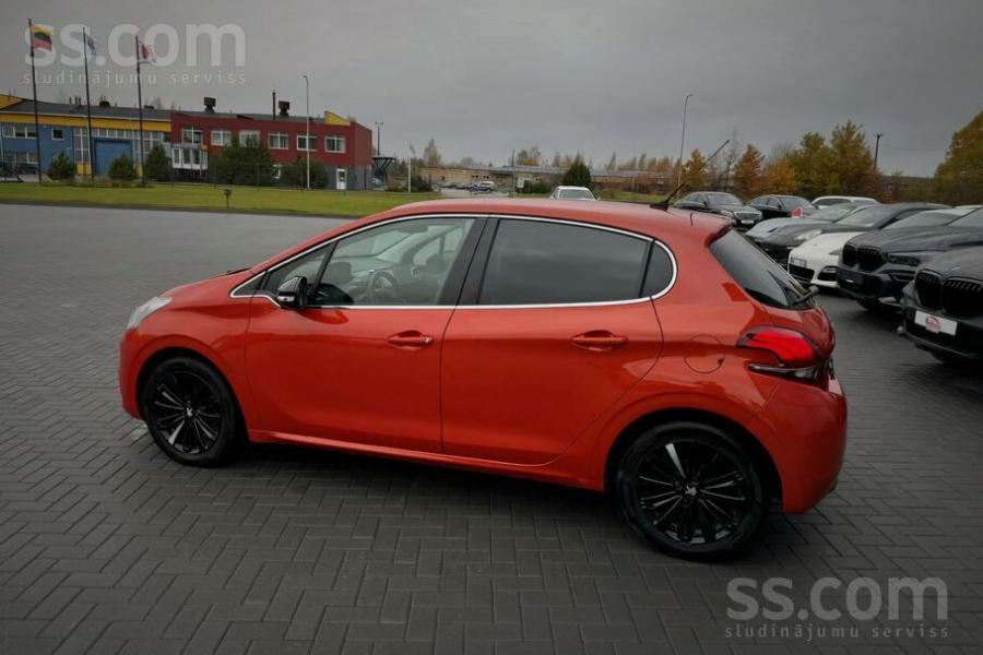 Oranžs Peugeot 208 2015 Telšiai, ar dzinēja tilpumu 1.60 L un nobraukumu 139 tūkst. km par 4799 €, foto 7 vietnē AUTOMOTO.COM.LV
