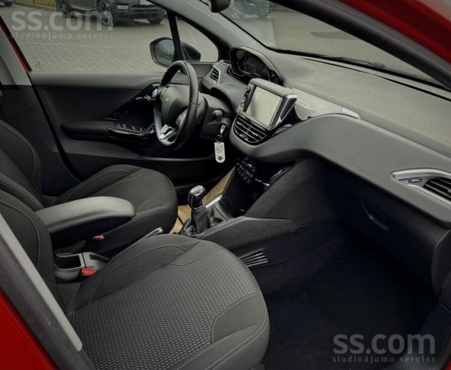 Oranžs Peugeot 208 2015 Telšiai, ar dzinēja tilpumu 1.60 L un nobraukumu 139 tūkst. km par 4799 €, foto 13 vietnē AUTOMOTO.COM.LV