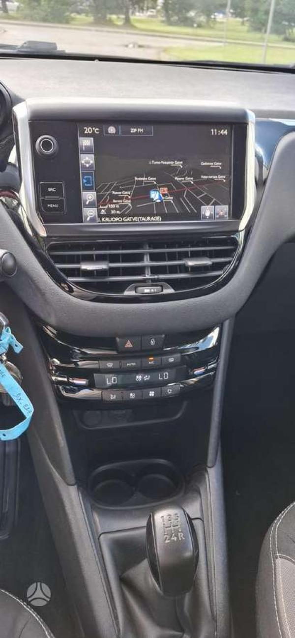 Peugeot 208 2015 Tauragė vietnē Oranžs Peugeot 208 2015 Tauragė, ar dzinēja tilpumu 1.60 L un nobraukumu 213 tūkst. km par 4200 €, foto 10 vietnē AUTOMOTO.COM.LV