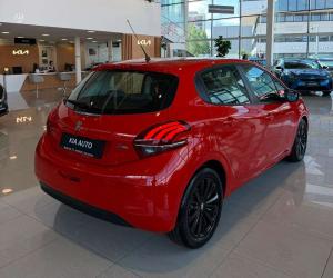 Oranžs Peugeot 208 2017 Viļņa, ar dzinēja tilpumu 1.20 L un nobraukumu 9 tūkst. km par 8900 €, foto 3 vietnē AUTOMOTO.COM.LV