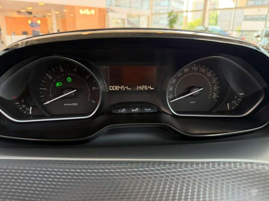 Oranžs Peugeot 208 2017 Viļņa, ar dzinēja tilpumu 1.20 L un nobraukumu 9 tūkst. km par 8900 €, foto 6 vietnē AUTOMOTO.COM.LV