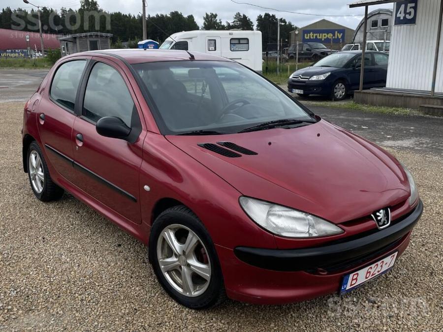 Red Peugeot 208 2002 in Riga, with an engine capacity of 1.90 L and mileage of 315 thousand km for 950 €, photo 1 on AUTOMOTO.COM.LV