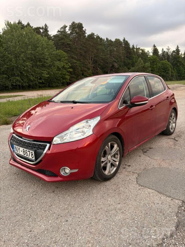Sarkans Peugeot 208 2012 Tukums, ar dzinēja tilpumu 1.20 L un nobraukumu 155 tūkst. km par 2500 €, foto 2 vietnē AUTOMOTO.COM.LV