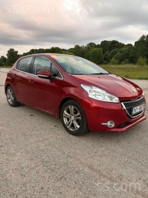 Sarkans Peugeot 208 2012 Tukums, ar dzinēja tilpumu 1.20 L un nobraukumu 155 tūkst. km par 2500 €, foto 4 vietnē AUTOMOTO.COM.LV